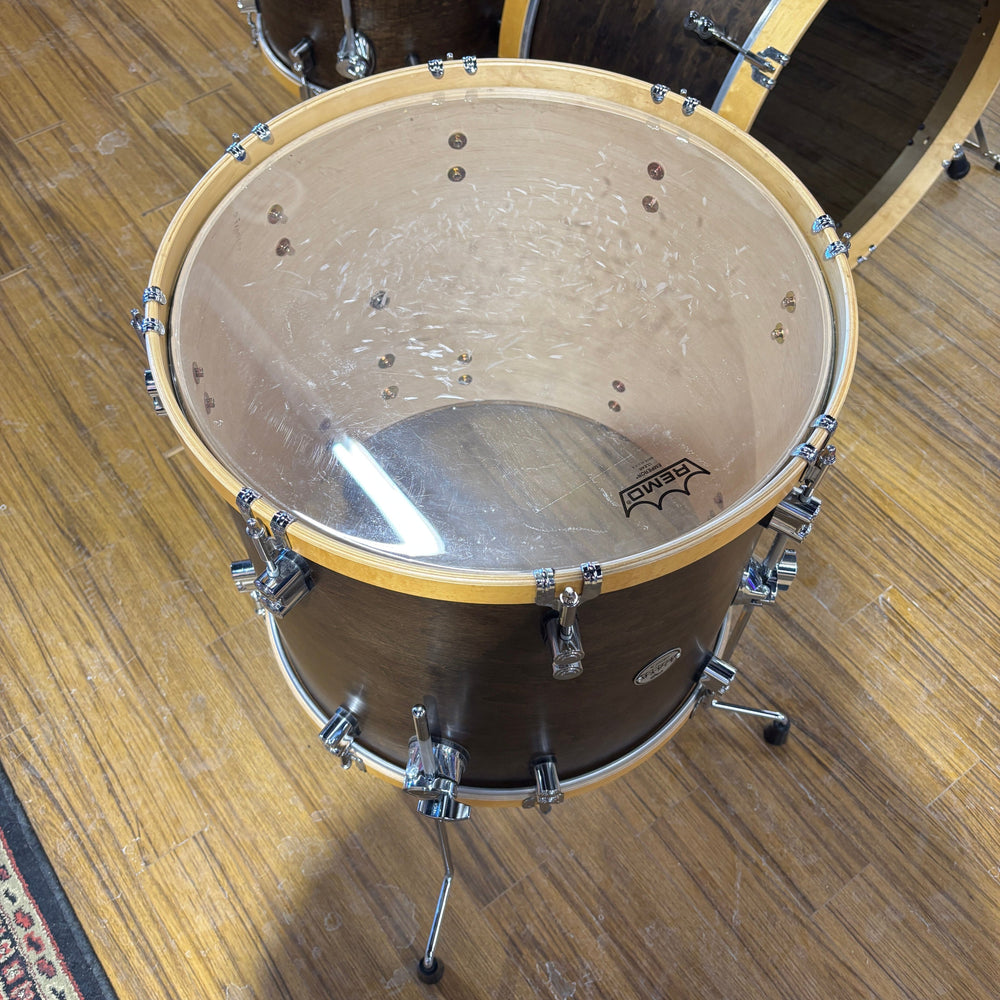 Dave's Drum Shop Ottawa's Only Drum Only Shop!